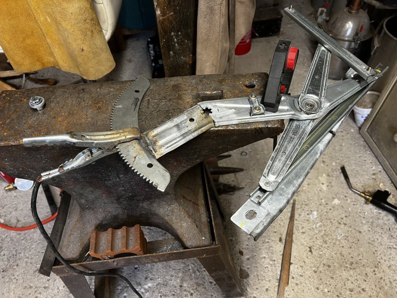 Window lift mechanism | SportsMaserati.com