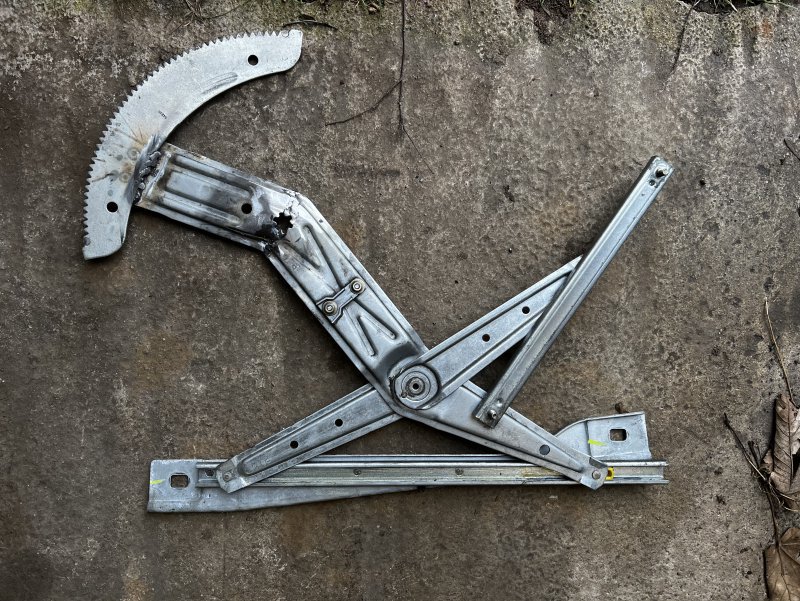 Window lift mechanism | SportsMaserati.com