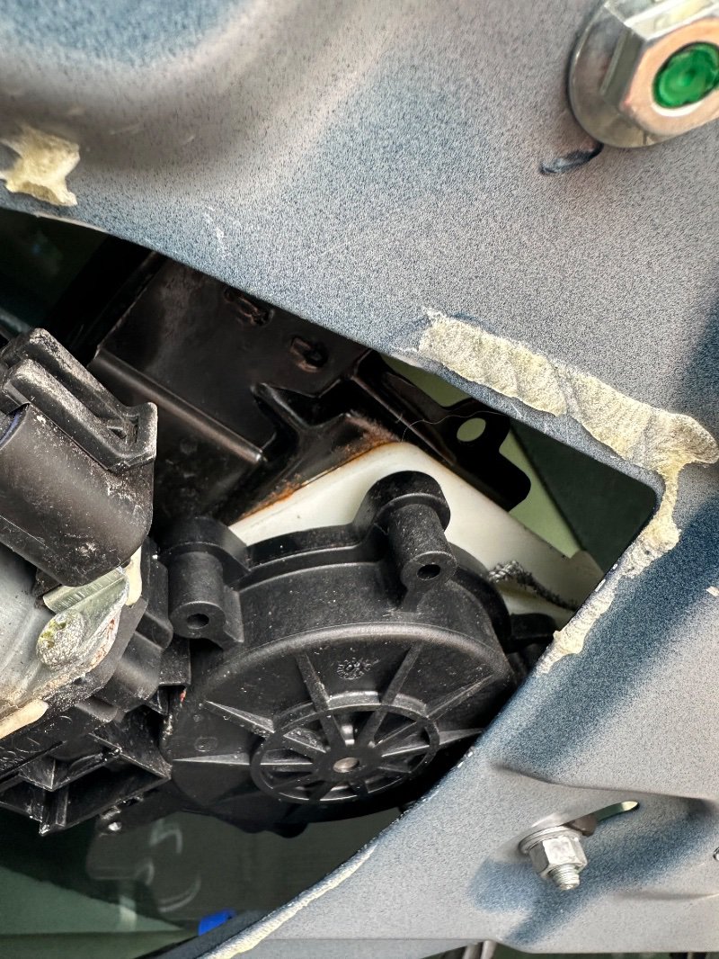 Drivers side window motor | SportsMaserati