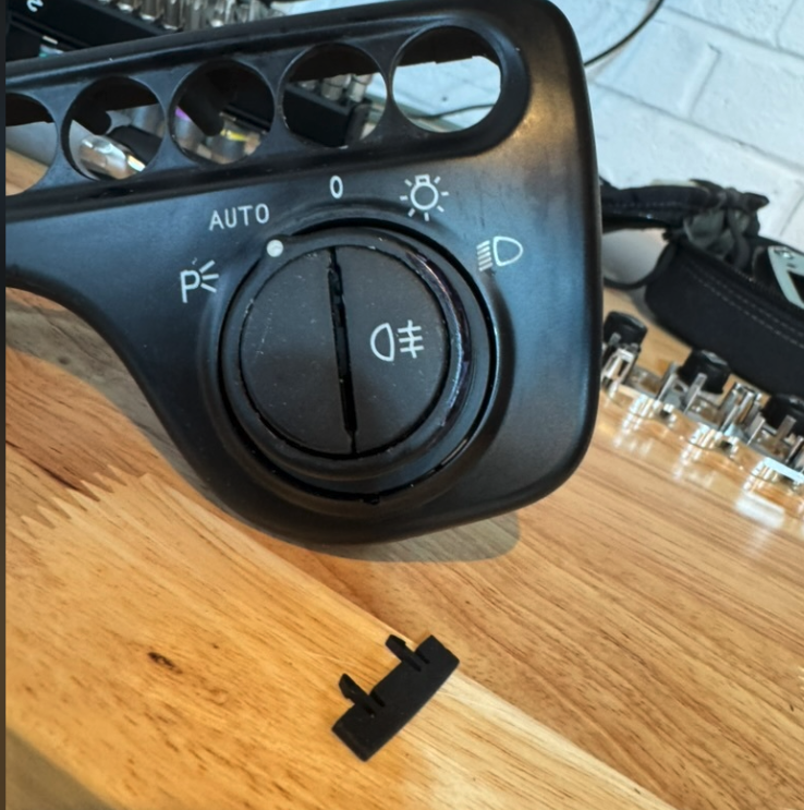 Headlight Selector Dial Removal | SportsMaserati