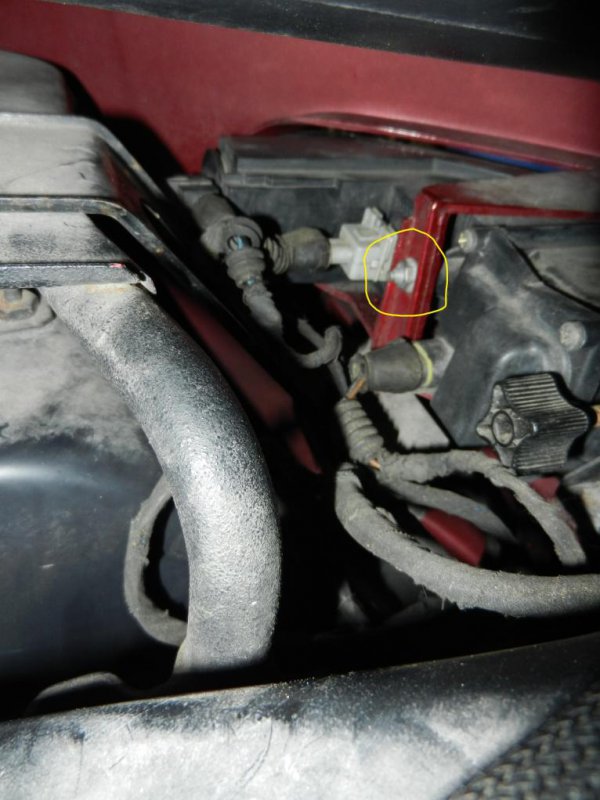 Replacing left front indicator bulb | SportsMaserati.com