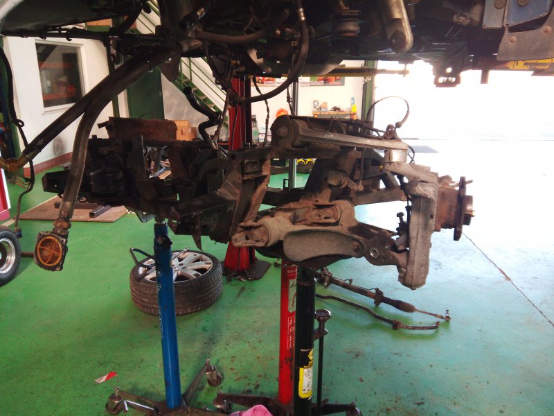 Removal of Front Engine Subframe | SportsMaserati.com